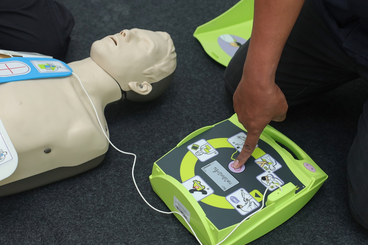 Does your business need a workplace defibrillator? │LFA First Response